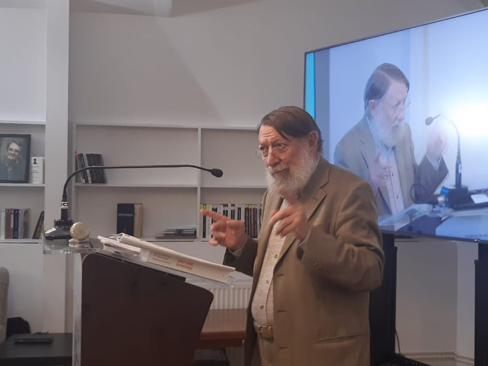 Stephane Courtois: „Liderii europeni de acum nu mai au deloc experiență ...